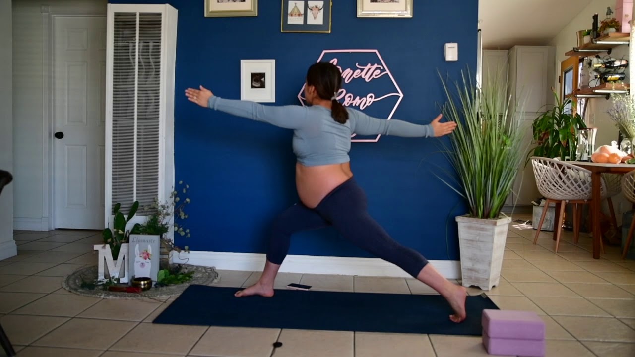 Strong 30 Minute Flow with Annette Romo Yoga - YouTube