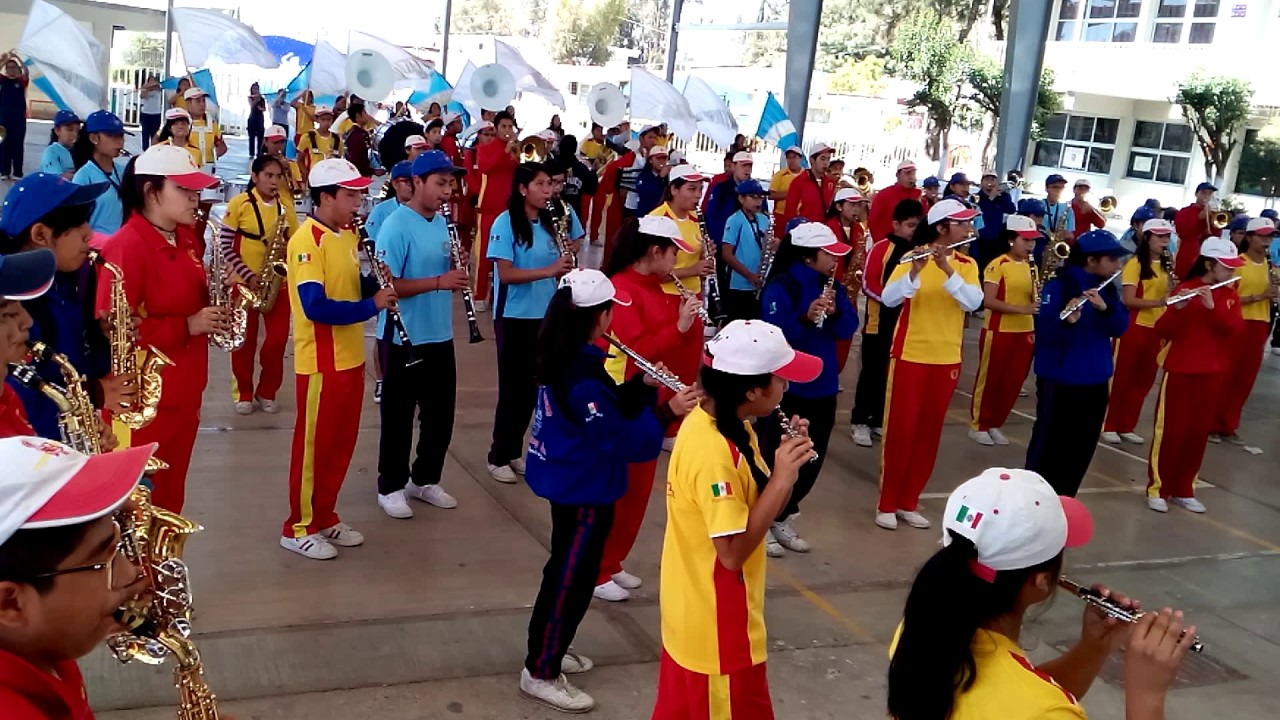 Banda Fuego Azteca Marching Band - YouTube
