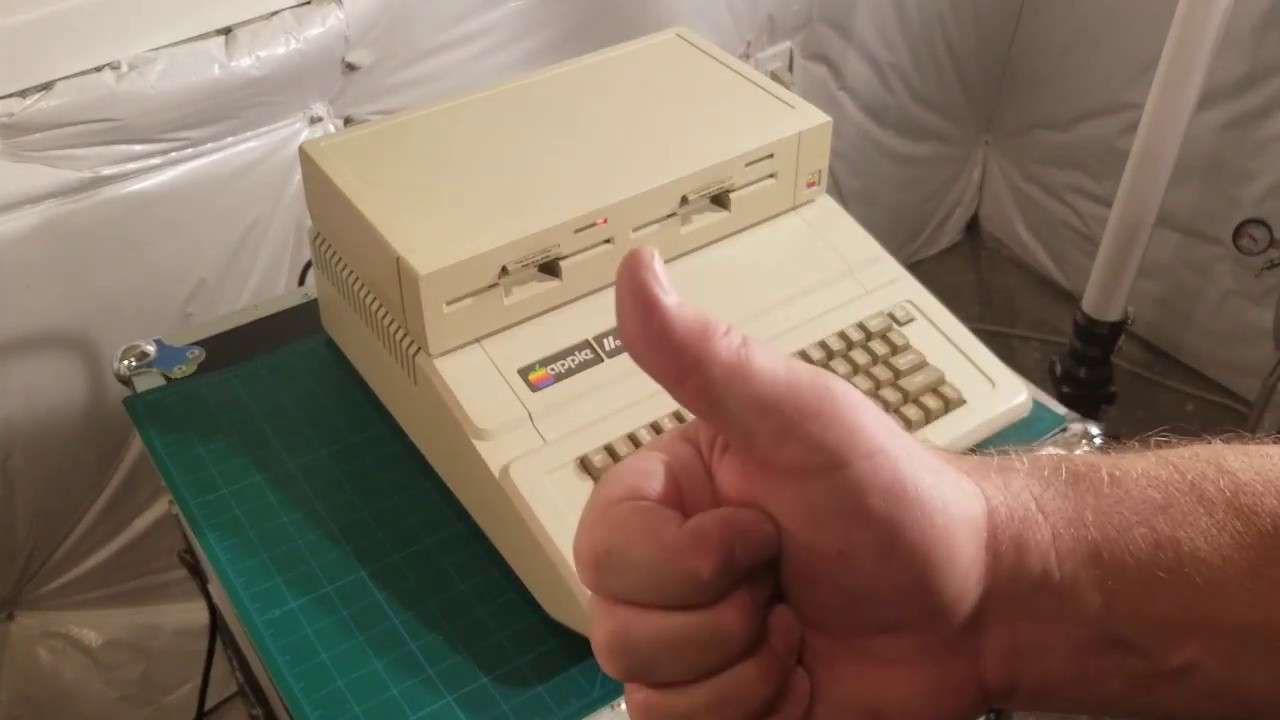 Apple ][e Refurbish & Repair ~ Part V - YouTube