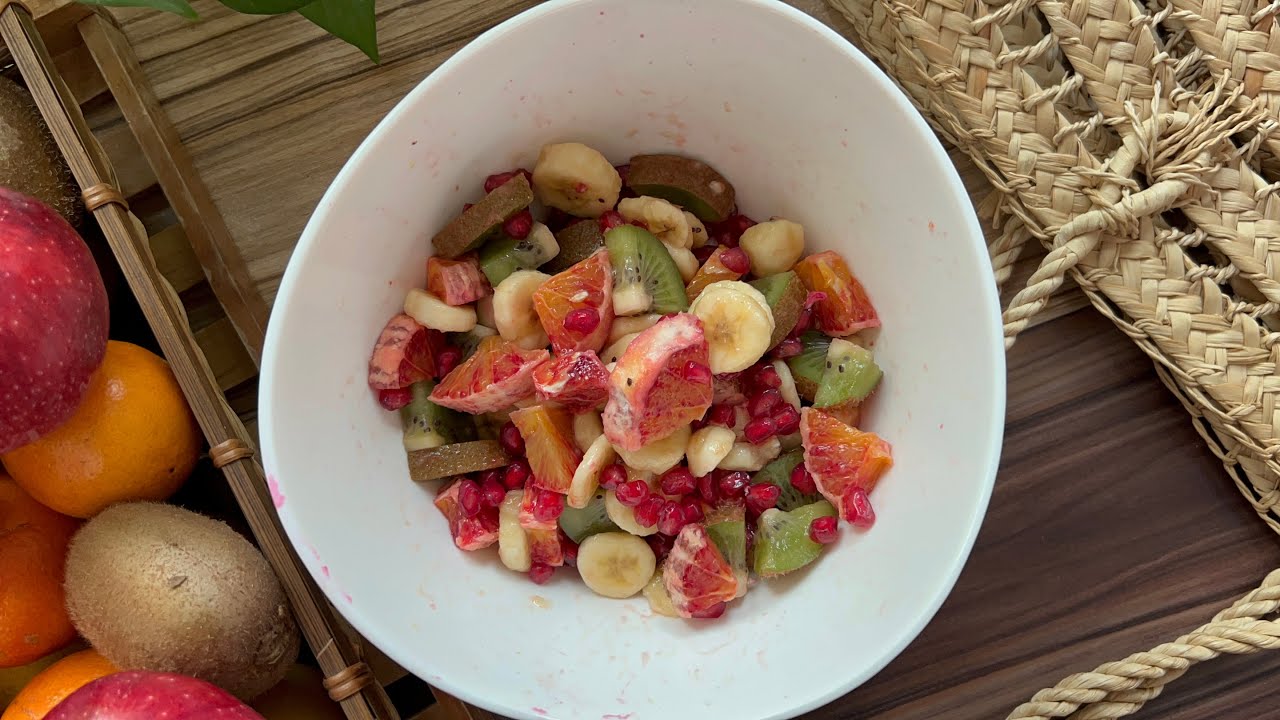 I can’t stop eating this fresh fruit salad! It’s the most delicious ...