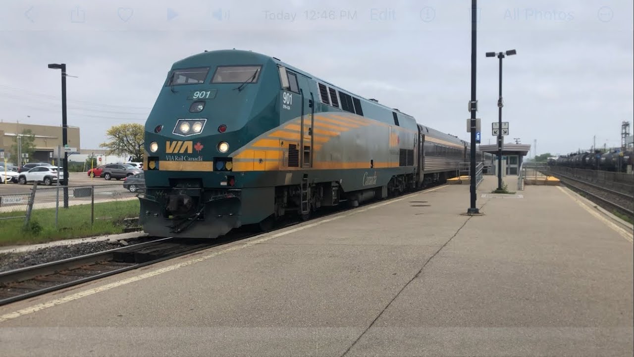 VIA 73 flies by Bronte GO with VIA 901 and Budd Coaches. - YouTube