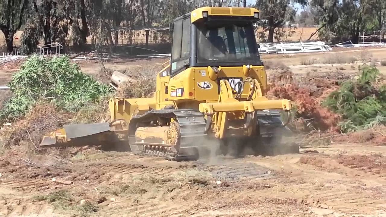 CATERPILLAR D5K2 XL DOZER IN ACTION - YouTube