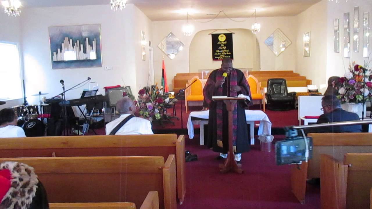 Rev. Harris Sings Before He Preach. " God Has Smile On me " Pt: #5 ...