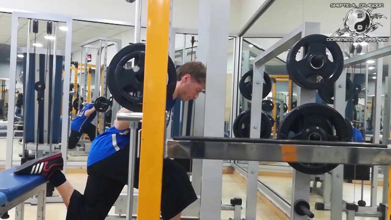 Squat Bulgaro multipower passo lungo - Glutei - YouTube