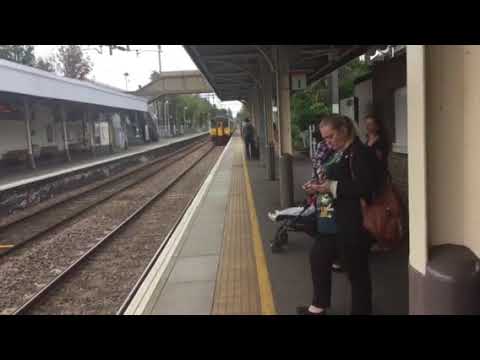 London overground class 317 arriving at Highams Park - YouTube