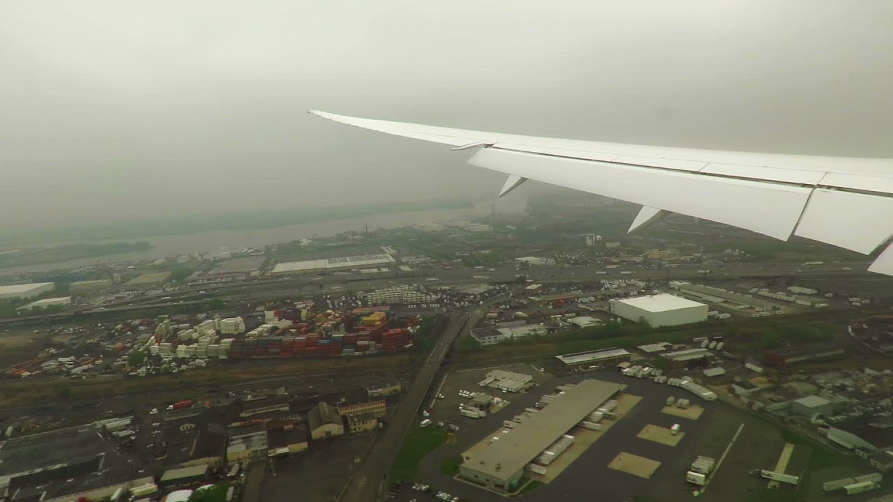 United Boeing 787-10 Dreamliner Wing View Landing at Newark Liberty ...