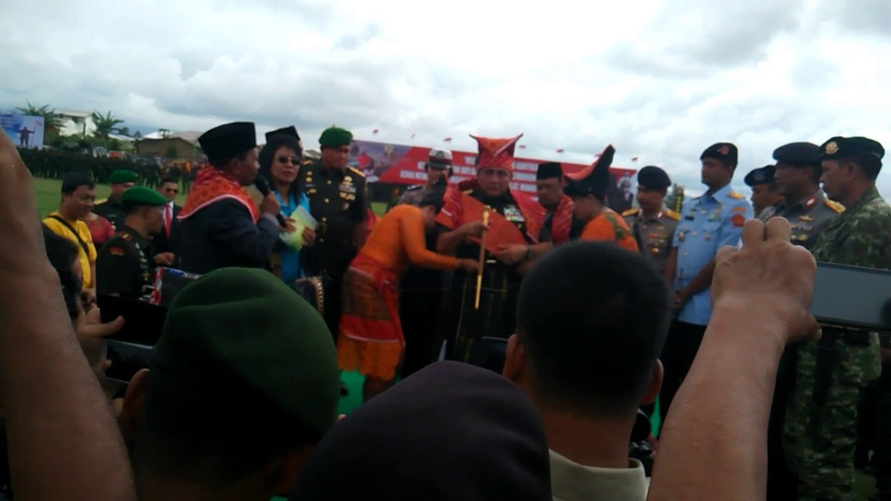 Edy Rahmayadi Dinobatkan Marga Ginting - YouTube