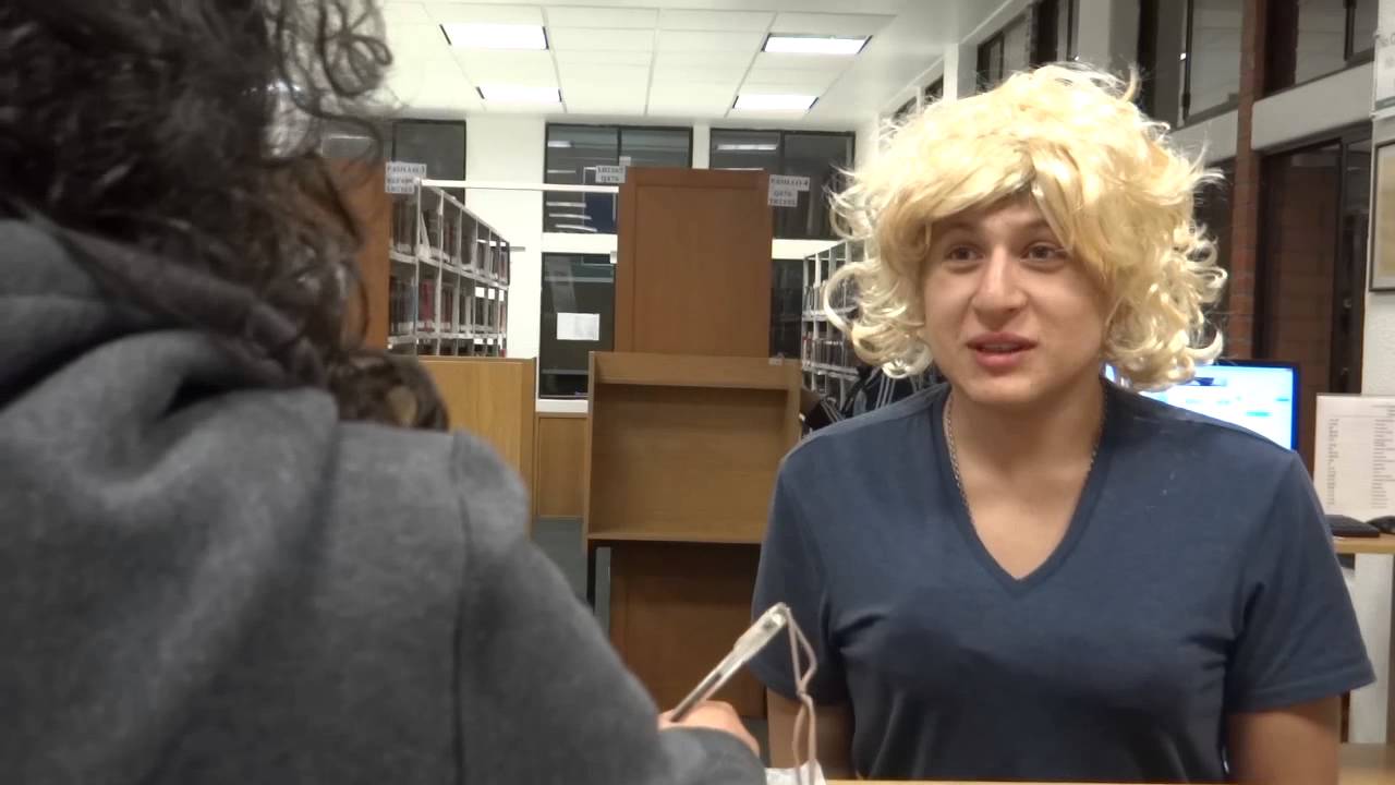 Mercedes Benz Commercial - Blond in Library (parodia) - YouTube