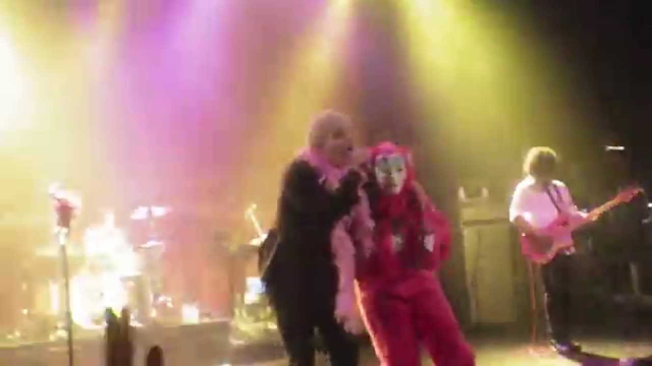 Gerard Way- Get The Gang Together - YouTube