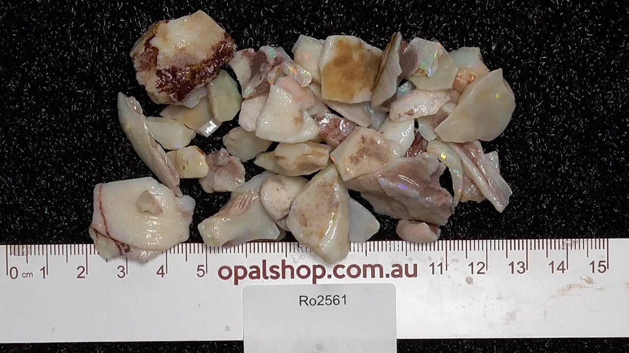 Ro2561 - Fossil/Seam opal from Coober Pedy, Australia - YouTube