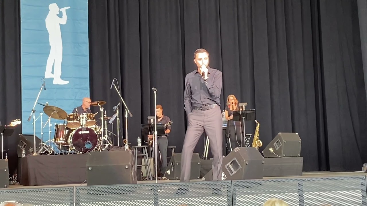 VINNIE MEDUGNO - HURT (Elvis Presley) LIVE at the PNC Bank Arts Center ...