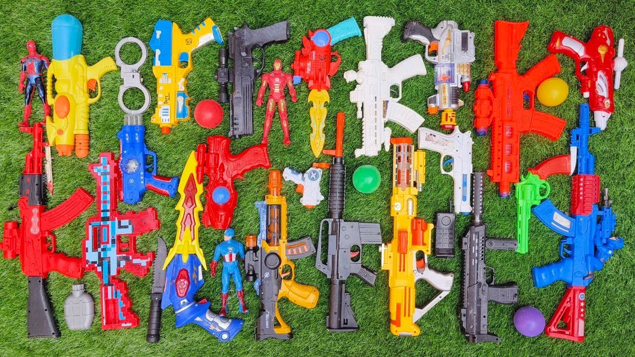 Collecting Snipper Rifles and AK47 Guns AVENGERS Gun Spiderman gun ...