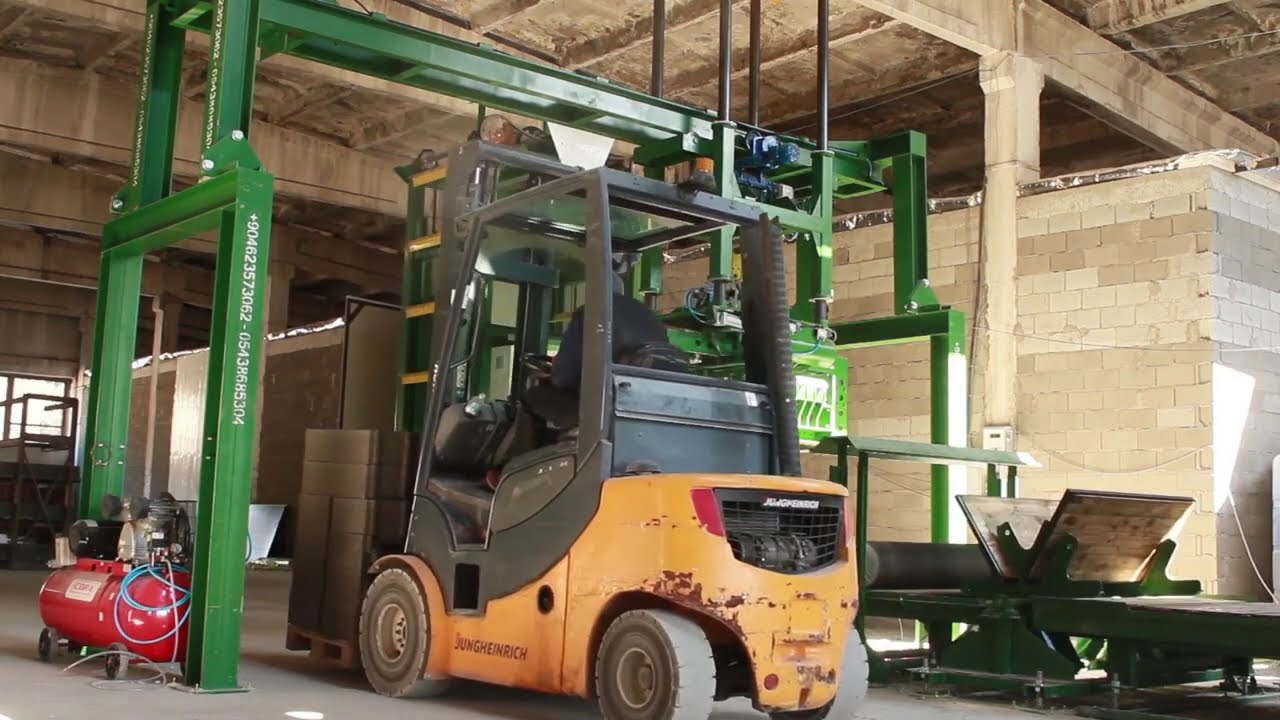 Automatic concrete block making machine Vess Compact Elegance 6.1 - YouTube