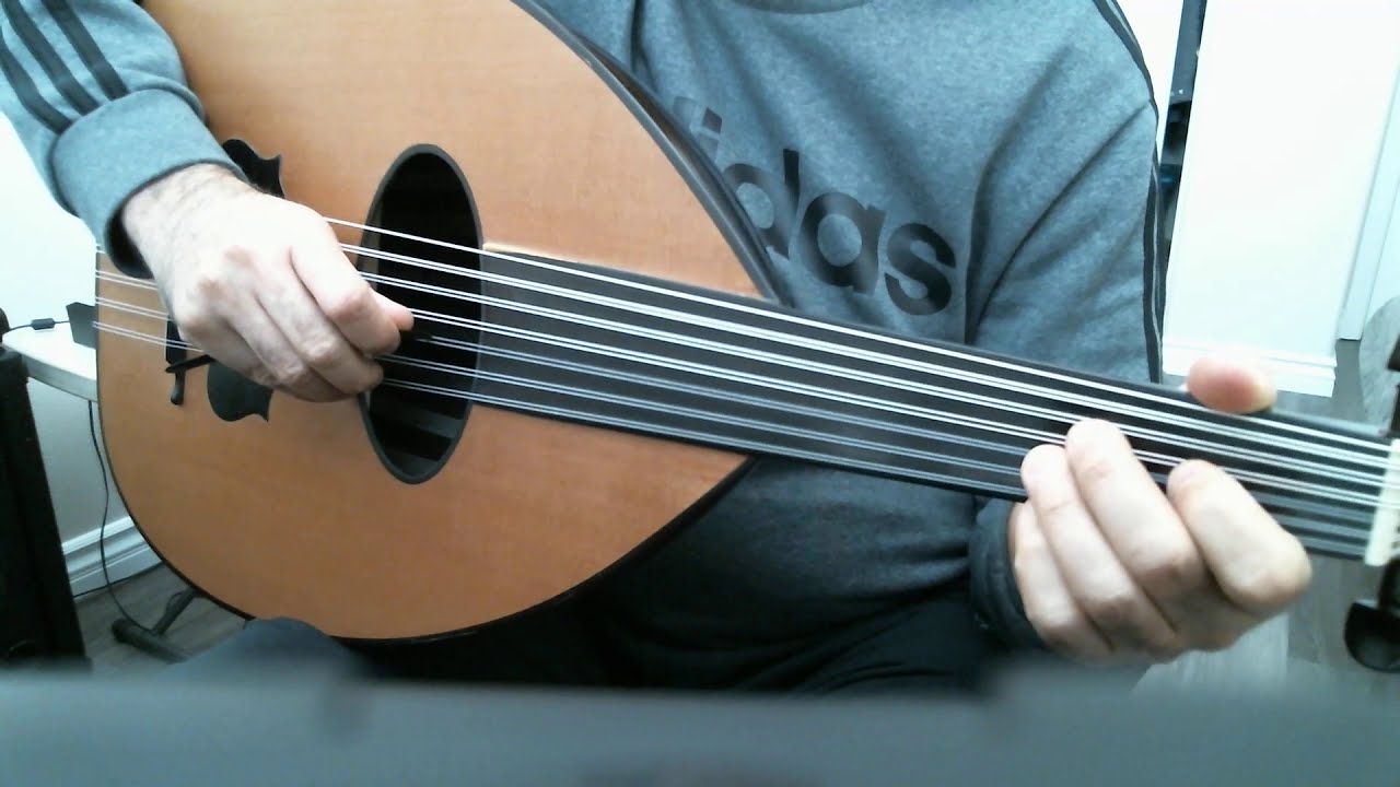Playing chords on Oud. Naser Musa كوردات على العود. ناصر موسى - YouTube