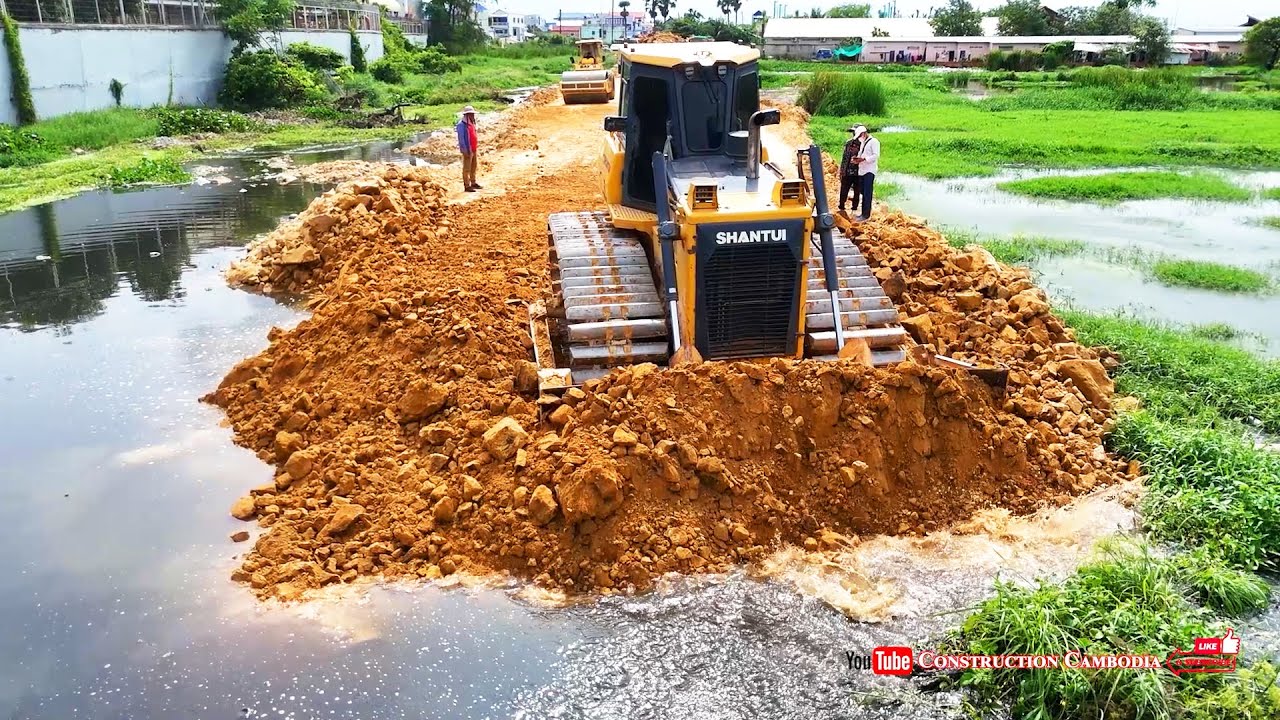 So Nicely Making A New Road Foundation By Skills Shantui DH17c2 Dozer ...