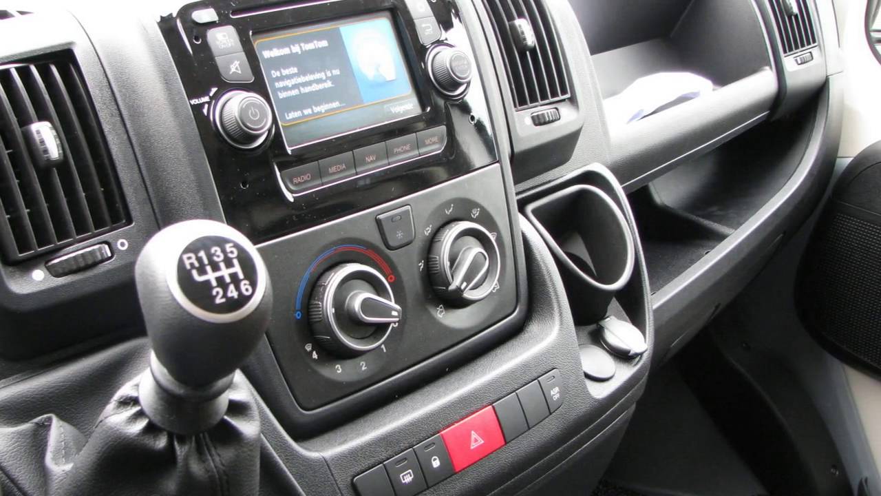 Peugeot Boxer 330 2.2 HDI 130pk L2H2 Première - YouTube