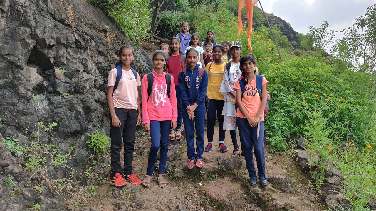 "HIKING IN THE MOUNTAINS" with Hirai Public School Palus| Kundal Trek ...