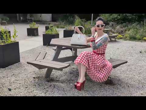 Walking in my heels at the park for What are those Wednesdays!!! https://youtu.be/a8KQbIuU6Bk