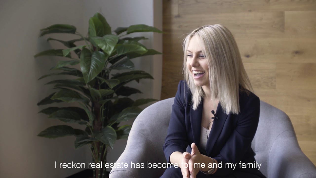 Laura Voinea Area Specialist - Q&A - YouTube