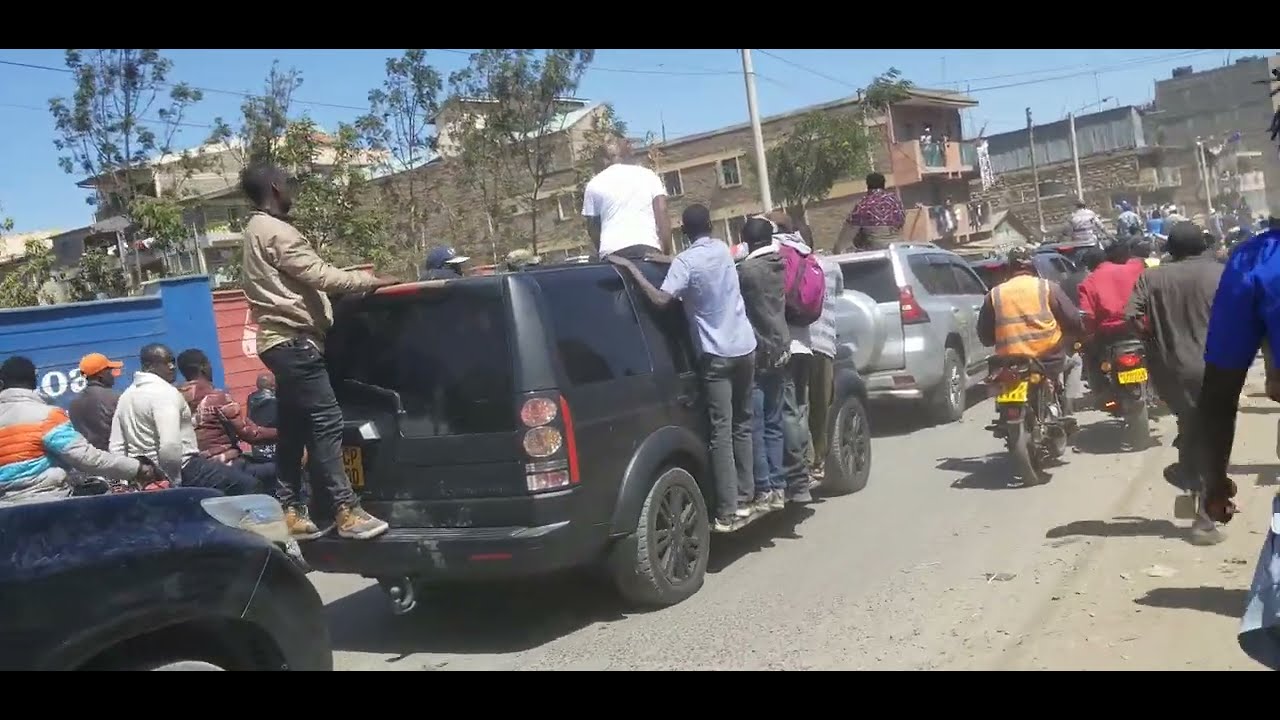 JALANGO TIGHT SECURITY DURING THE AZIMIO MEGA RALLY IN JACARANDA - YouTube