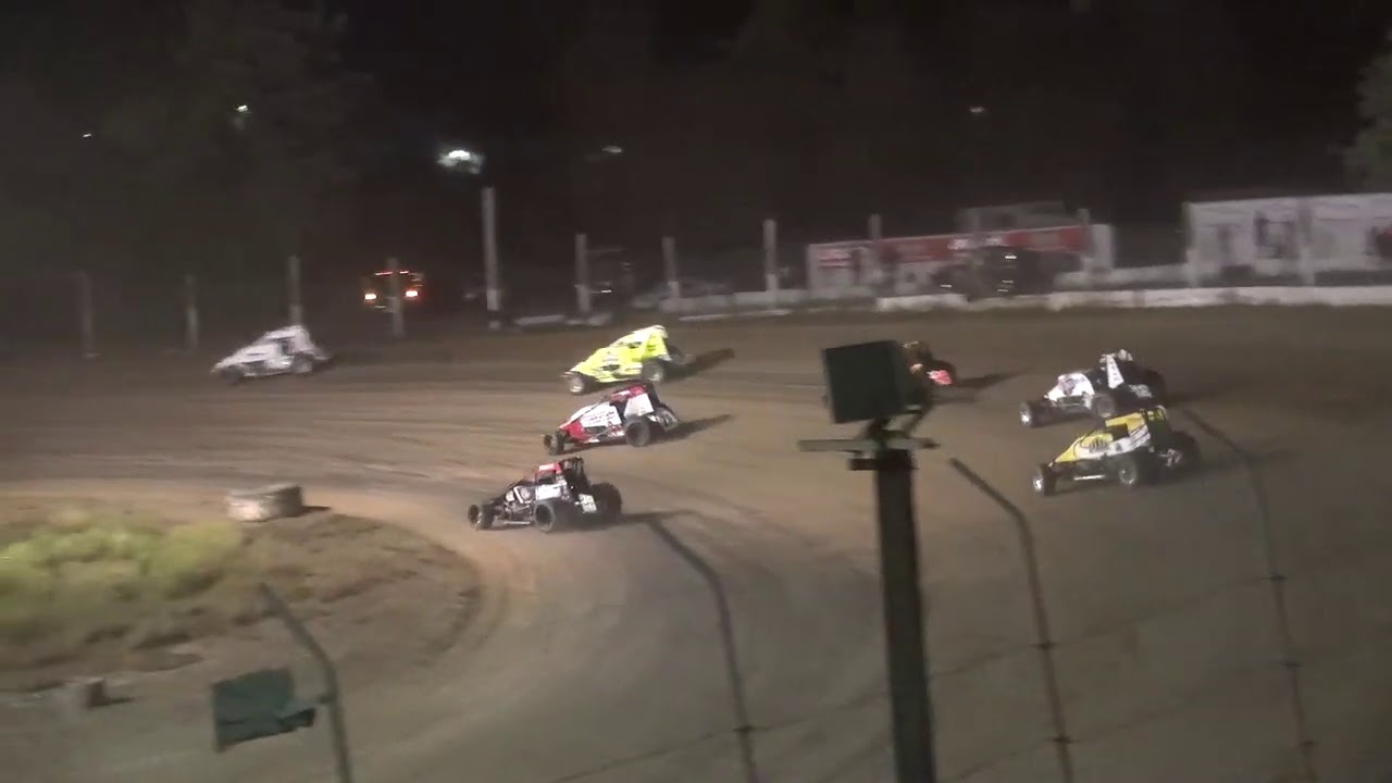 Valley Speedway Valley Midgets MWRA Sprints Mains - YouTube