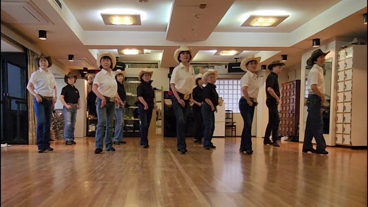 Keep On Living ‐ Line Dance - YouTube