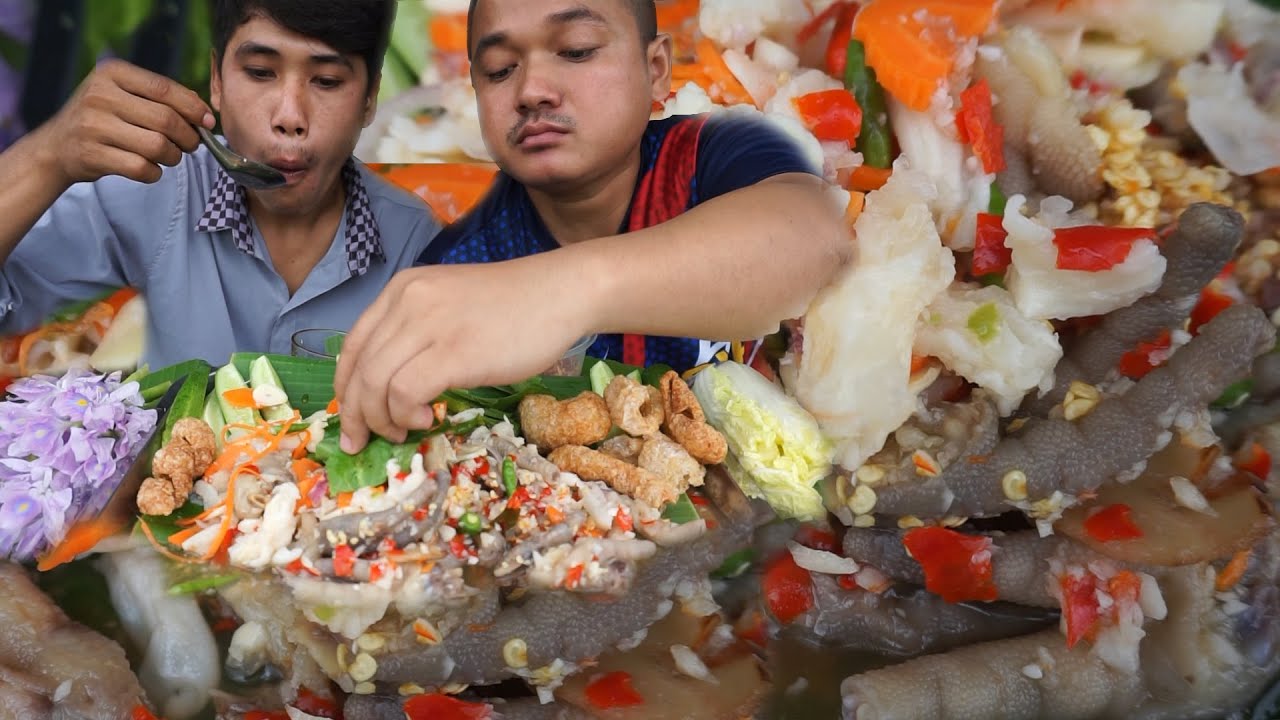 Mukbang Real Life - Eating pickled duck boneless feet, chicken feet and ...