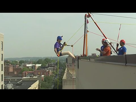 FOX43's Robert Stover rappels 10 stories on live TV for 'Eye Drop 2025 ...