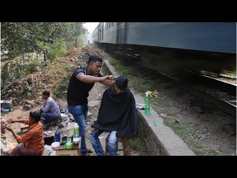 Hindistan'ın sokak berberleri şaşırtıyor! - Resim 1 - 24H
