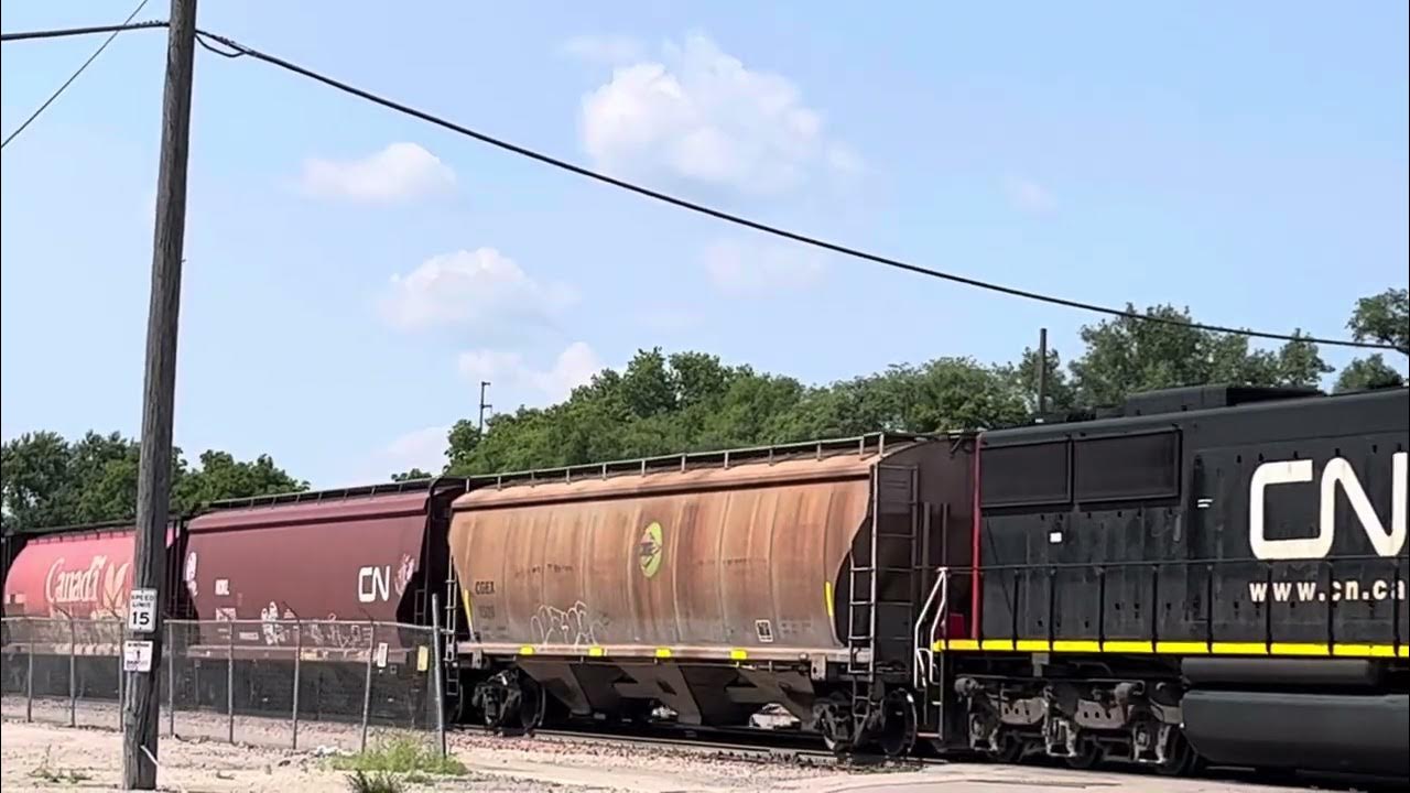 CN 5456 coming into Waterloo yard - YouTube