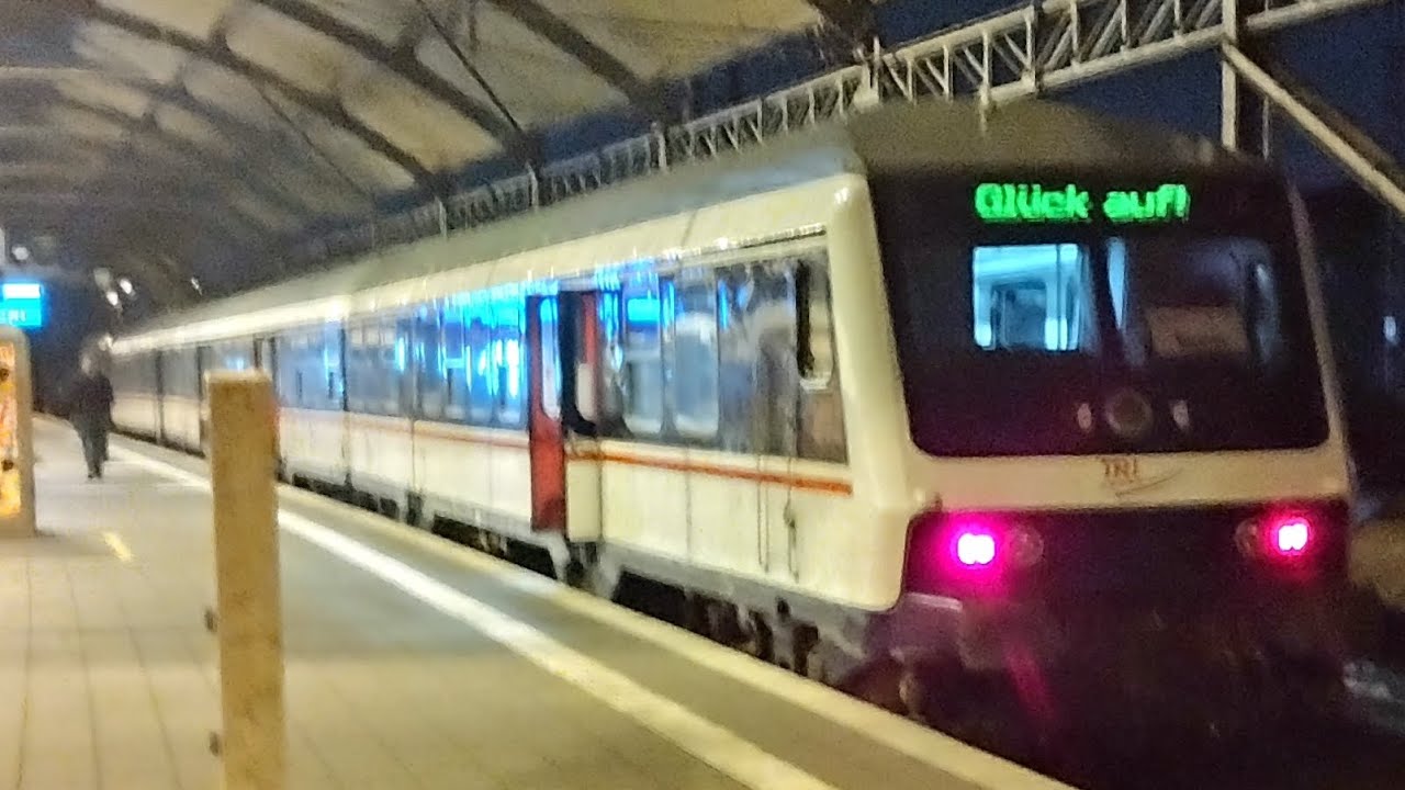 Kleiner Rundgang im Tri RB 37 Krefeld Hauptbahnhof am 07.03.2024 - YouTube