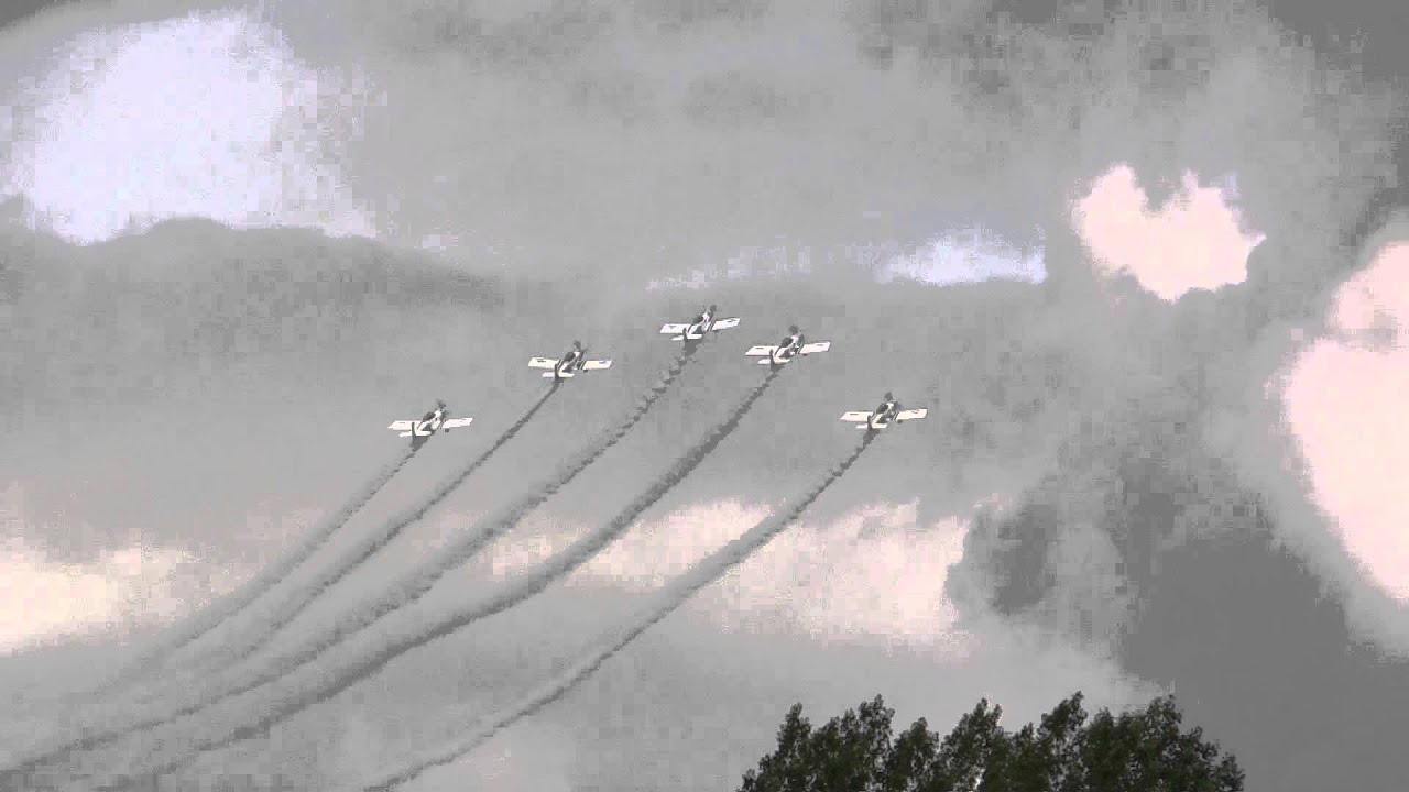 Raven Display Team at Welshpool Airshow 2015 - YouTube