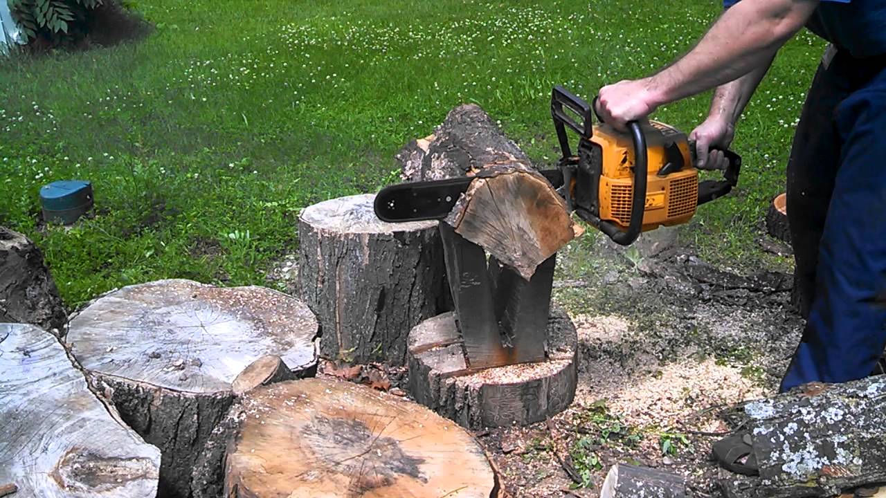 Partner 7000 chainsaw running sawing - YouTube