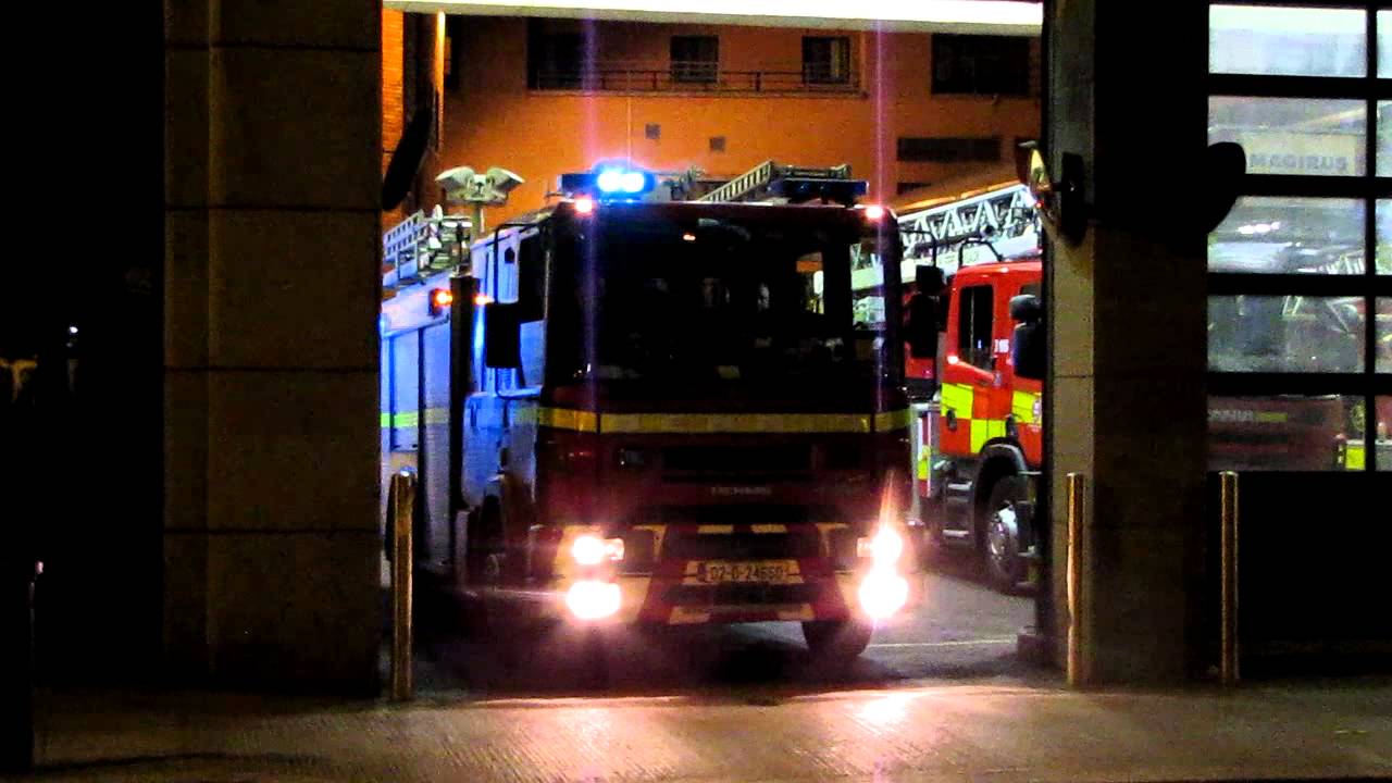 Dublin Fire Brigade Engine D101 - YouTube