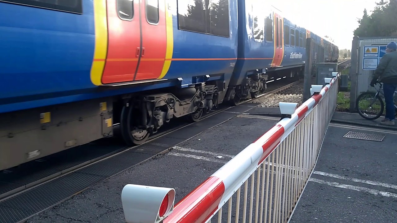 Addlestone Station Level Crossing Surrey - YouTube