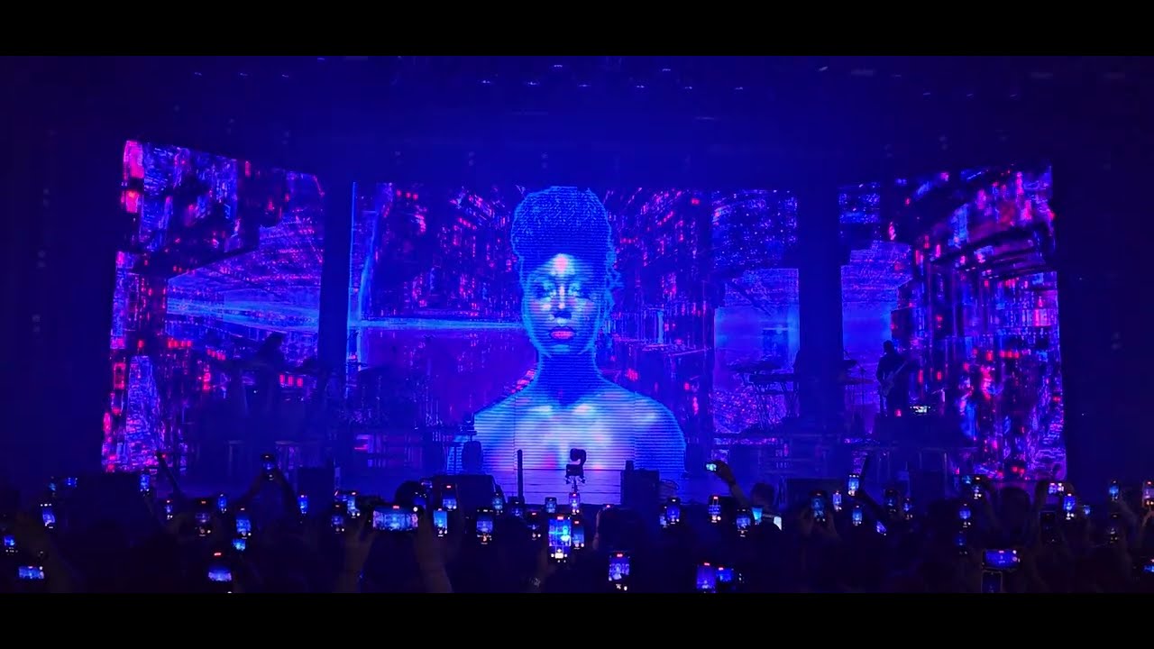 Ne-Yo - 'Interlude' (Champagne & Roses Tour - Mitsubishi Elec. Halle ...