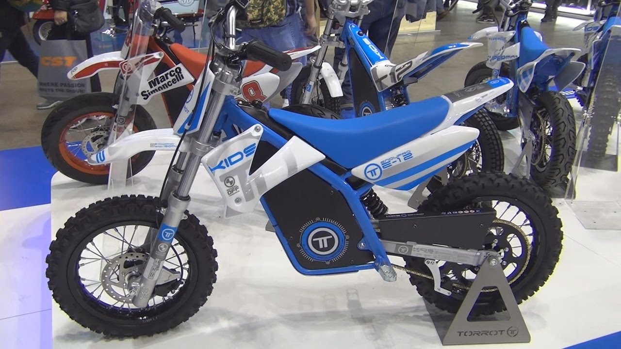 Torrot Kids Serie 12 E12 (2017) Exterior and Interior in 3D - YouTube