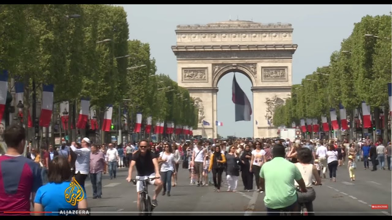 Car-free Sunday on Paris’ Champs-Elysées - YouTube