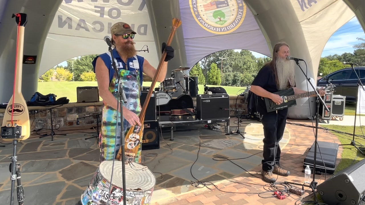 Incredible One String Canoe Paddle Bass Played By Stumpy Joe And Mace ...