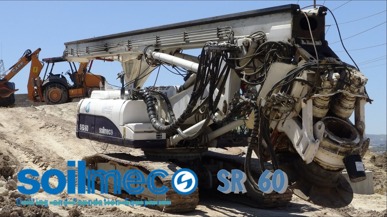 TRANSPORTANDO PERFORADORA SOILMEC SR60 POR CAMINO COMPLICADO - YouTube