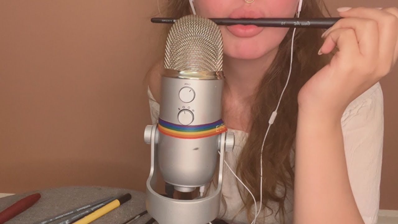 ASMR paintbrush noms relaxing sounds to make you sleep😴 - YouTube
