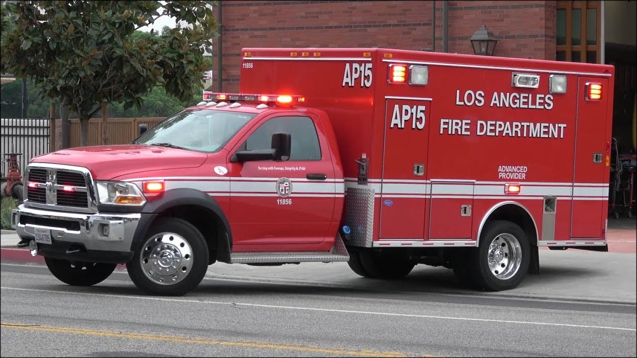 LAFD Advanced Provider 15 ambulance responding - YouTube