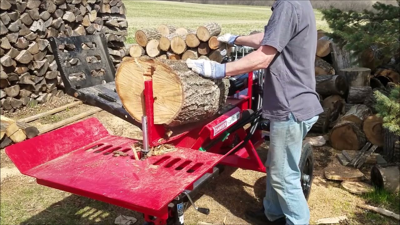 Wolfe Ridge 28 Pro log splitter Craaaacking large oak rounds - YouTube