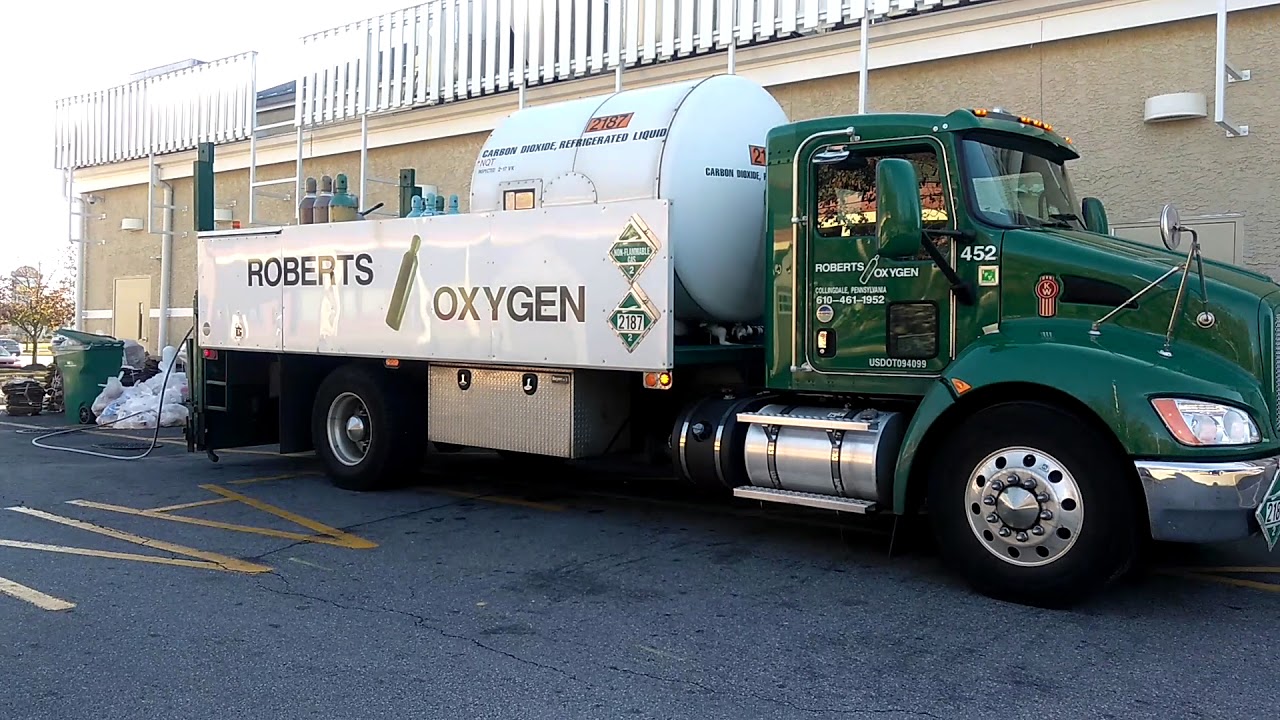 Roberts oxygen services truck - YouTube