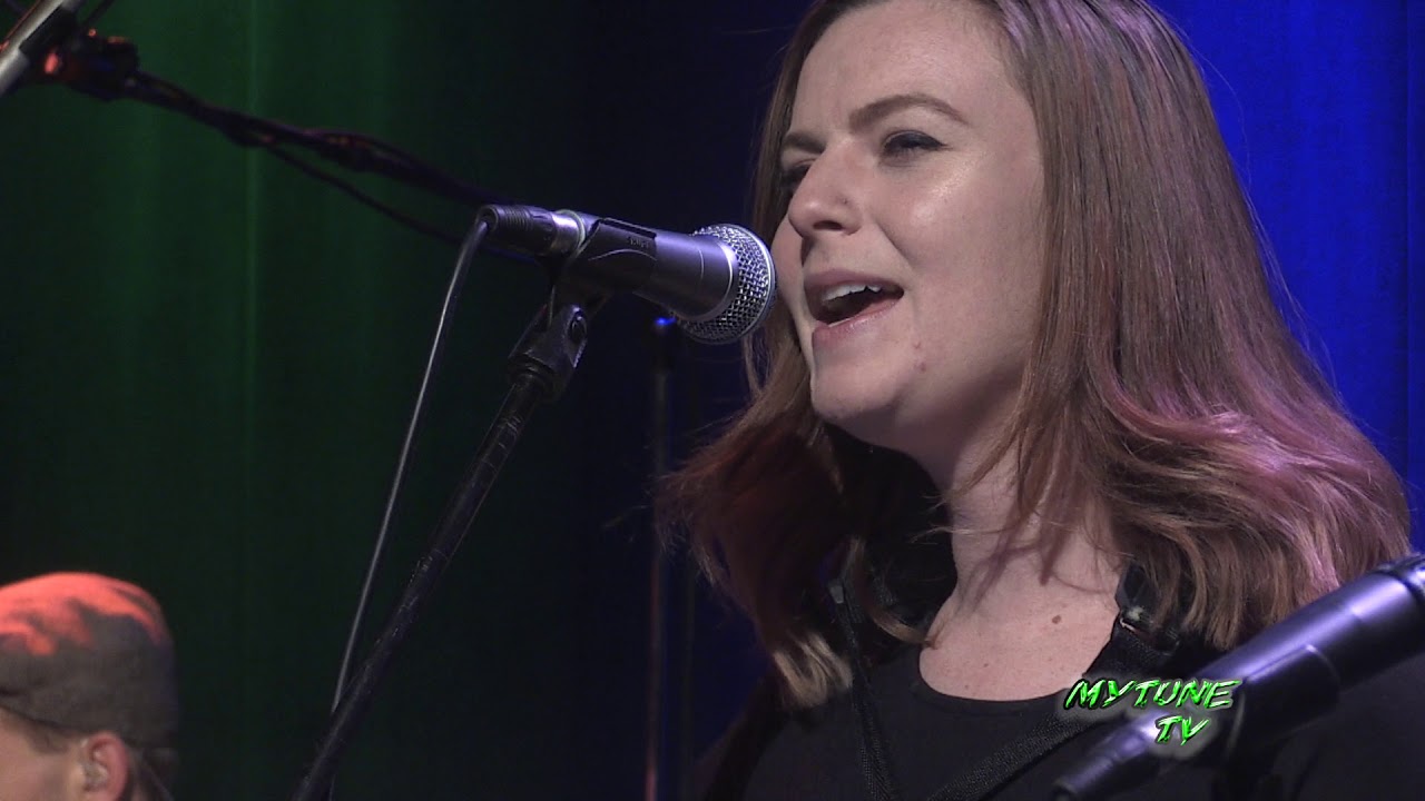 Caneri & the Cats "One Last Kiss" - YouTube