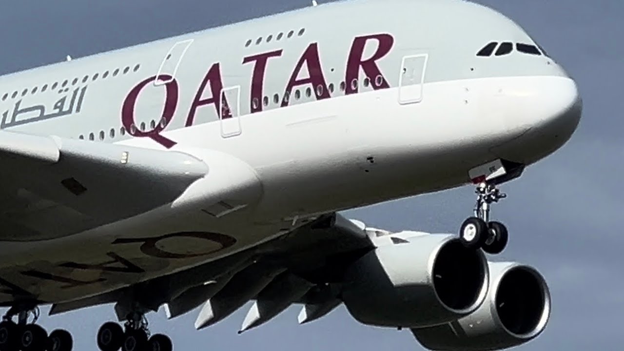 2 SUPER HEAVY AIRBUS A380 CLOSE UP LANDING 🛬 AT HEATHROW AIRPORT - YouTube