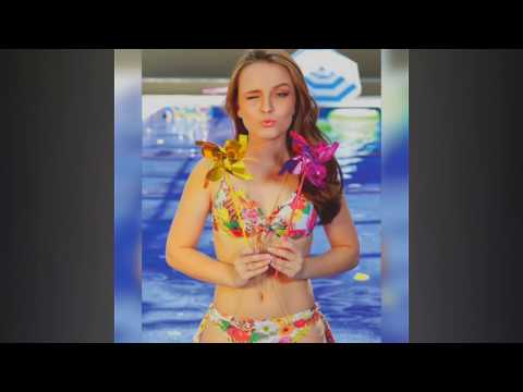 LARISSA MANOELA BY CIA DO BROTO