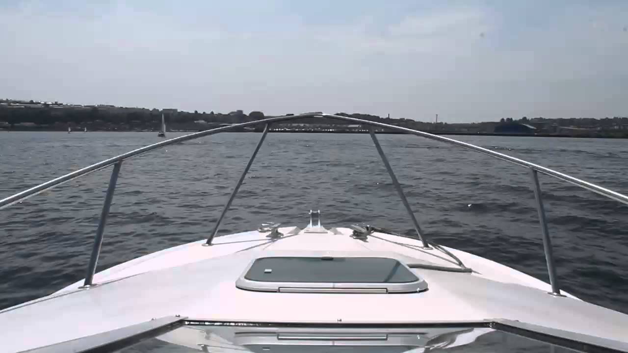 Falcon 23 SPC, 26 knots cruising around Cardiff Bay - YouTube