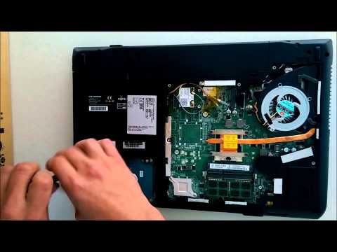 Fujitsu Lifebook AH532 Tastatur / Touchpad ausbauen
