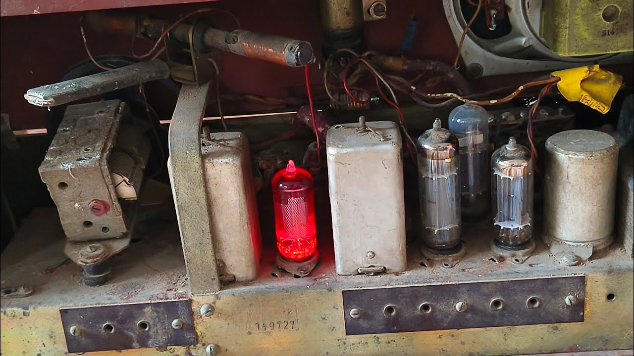 red Mercury old radio Philips red Mercury price in sale 9685410802 ...